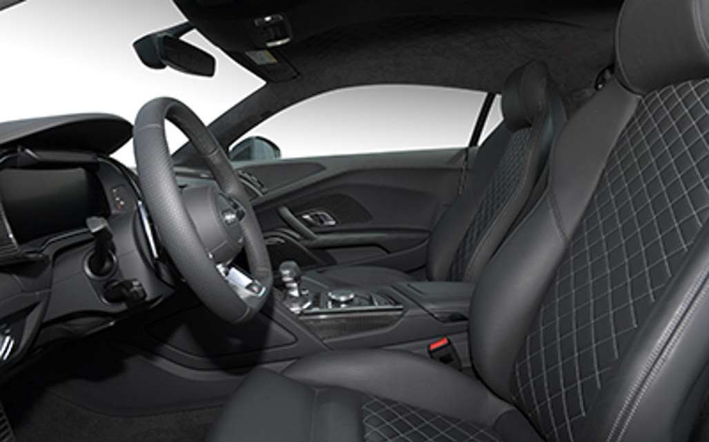 AUDI R8 - Driven Car Guide