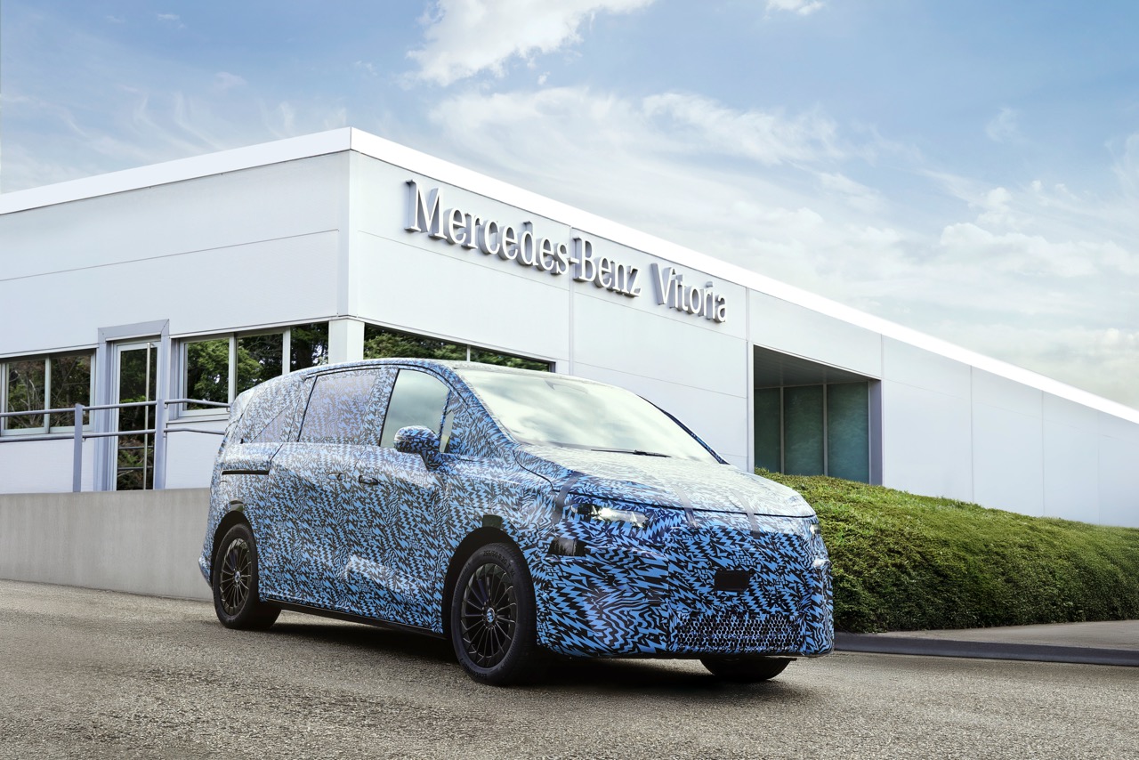 Mercedes-Benz fires up pre-series VLE production in Spain - Driven Car ...