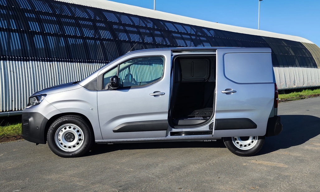 Peugeot e-Partner EV van review: plug box - Driven Car Guide