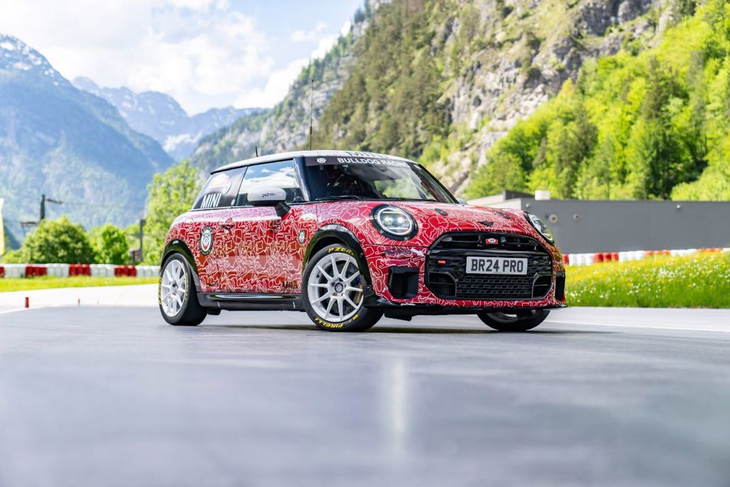 New-gen petrol Mini John Cooper Works on the Nurburgring: burn baby ...