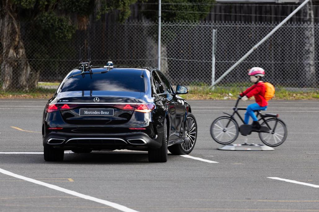 Mercedes-Benz Intelligent Drive Insight safety drive day - Driven Car Guide