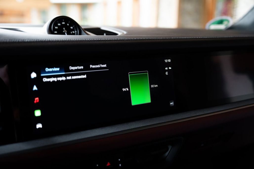 Porsche Cayenne E-Hybrid PHEV first drive: plug and polish - Driven Car ...