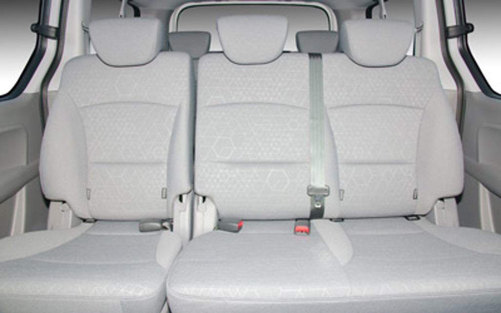 HYUNDAI IMAX - Driven Car Guide