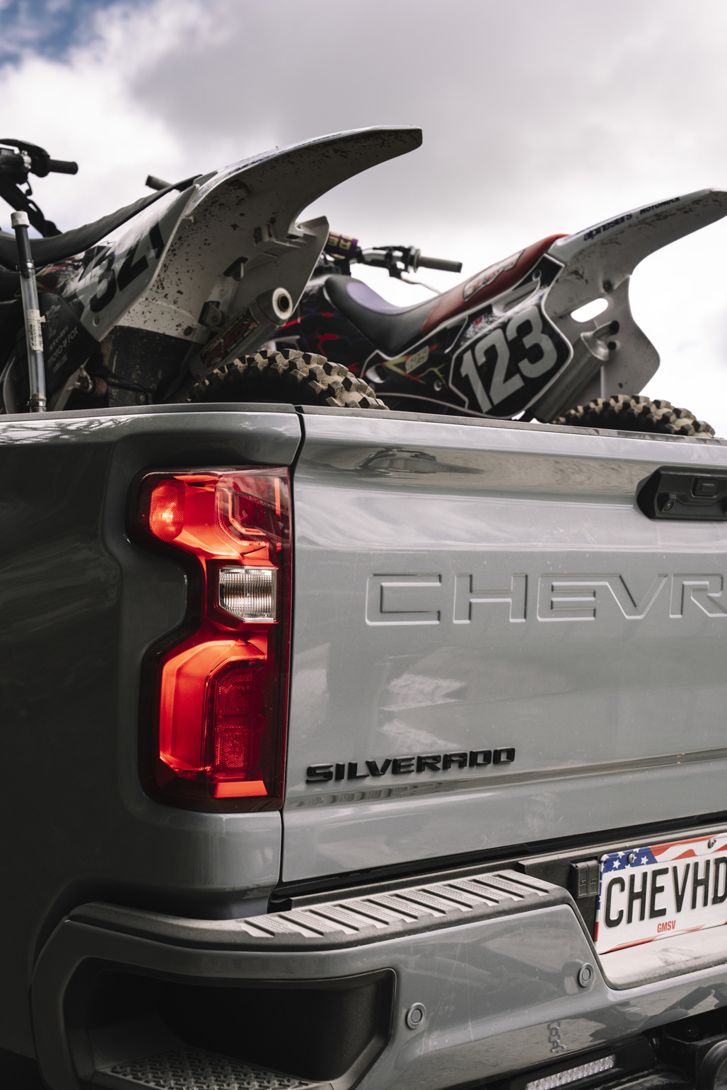 Mad Mike puts the Chevrolet Silverado 2500 HD to the test - Driven Car ...