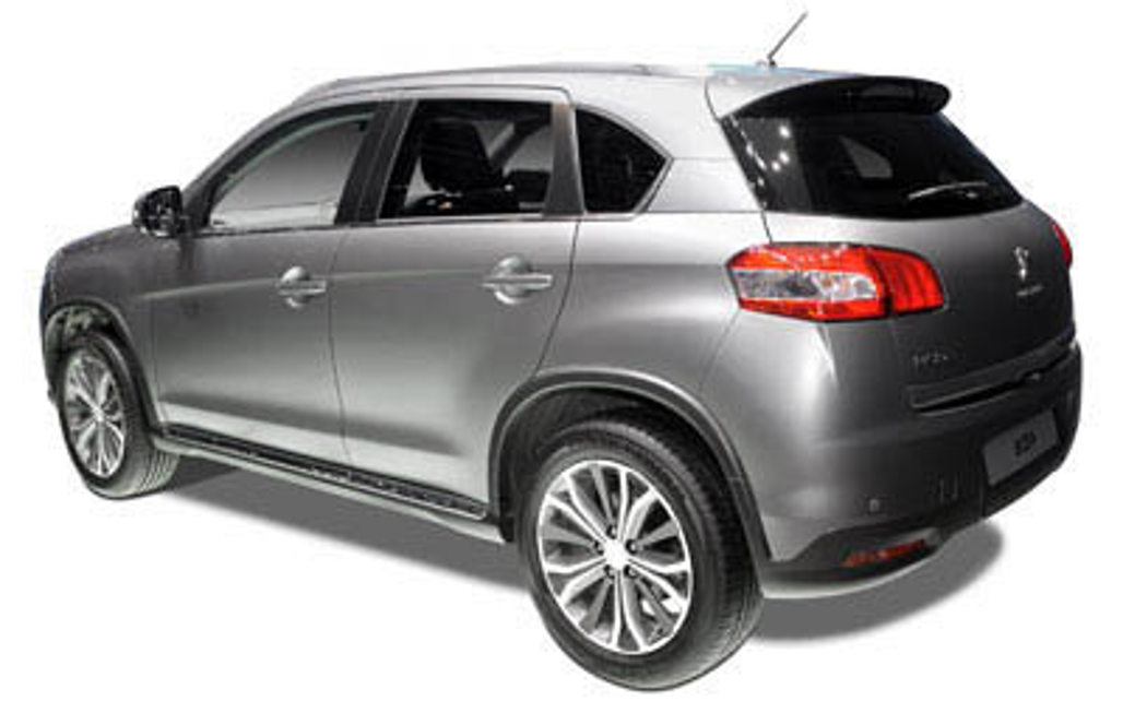 PEUGEOT 4008 - Driven Car Guide