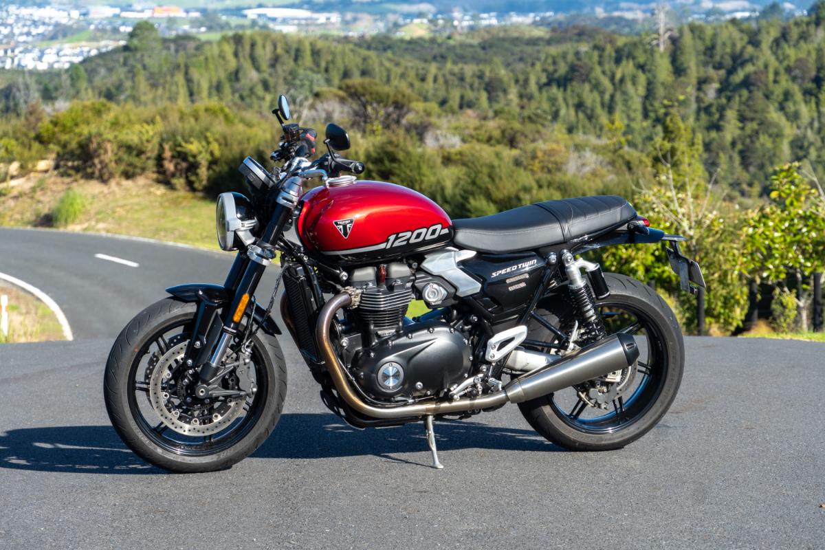 Ridden: Triumph Speed Twin 1200 is not the Thruxton, okay? - Driven Car ...