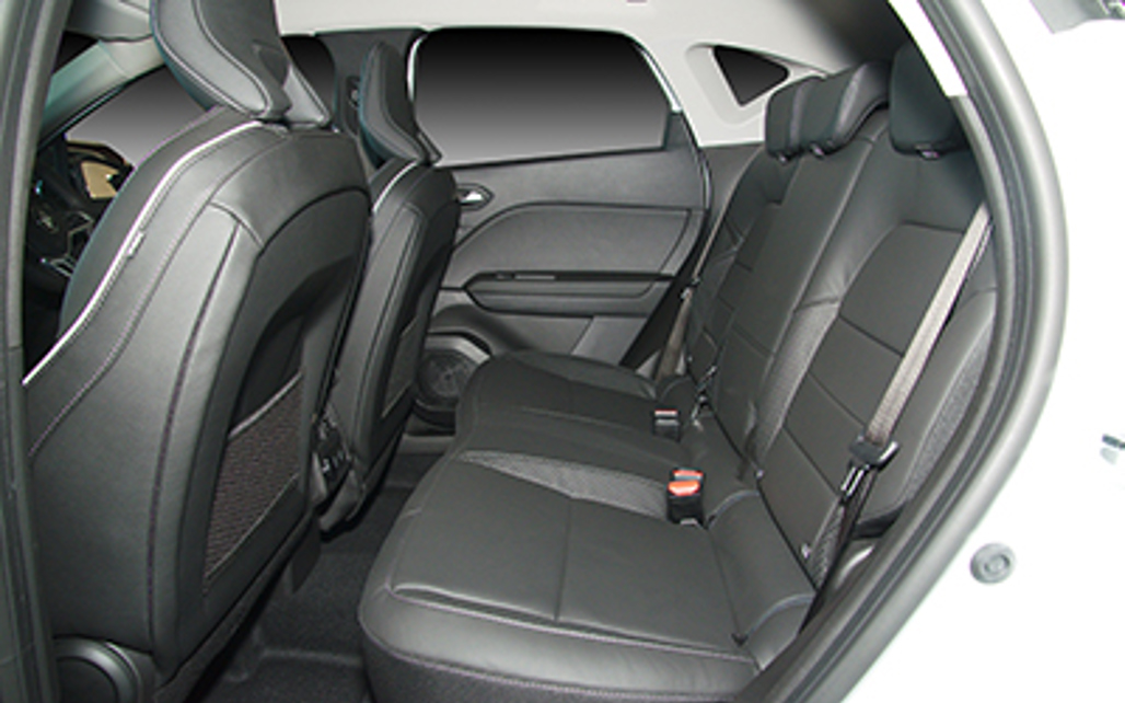 RENAULT CAPTUR - Driven Car Guide