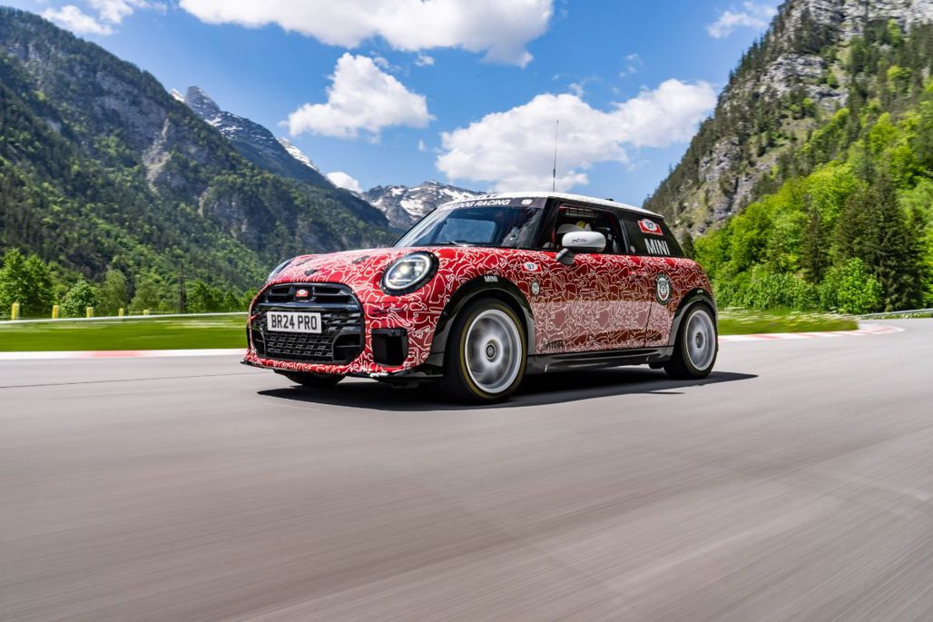New-gen petrol Mini John Cooper Works on the Nurburgring: burn baby ...