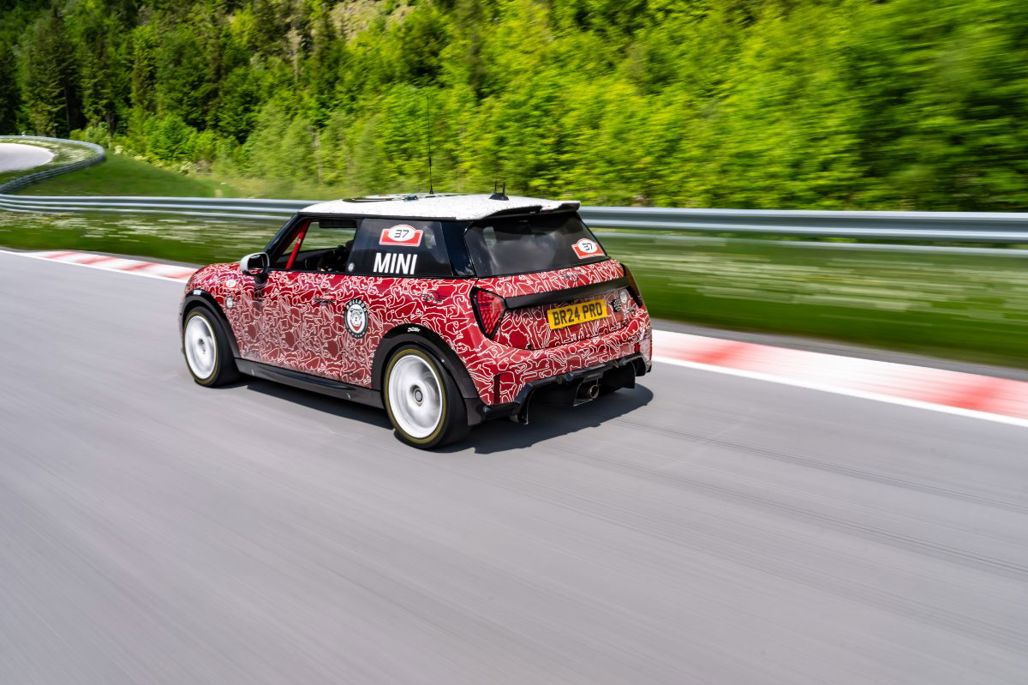 New-gen petrol Mini John Cooper Works on the Nurburgring: burn baby ...