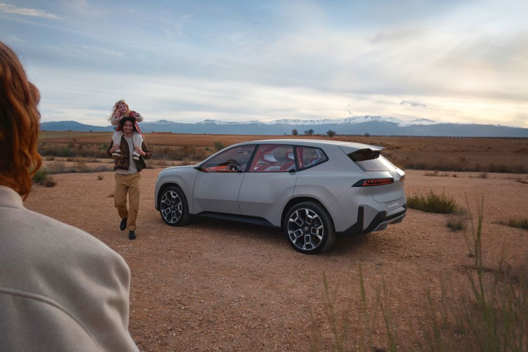 Vision Neue Klasse X concept previews future BMW electric SUVs - Driven ...