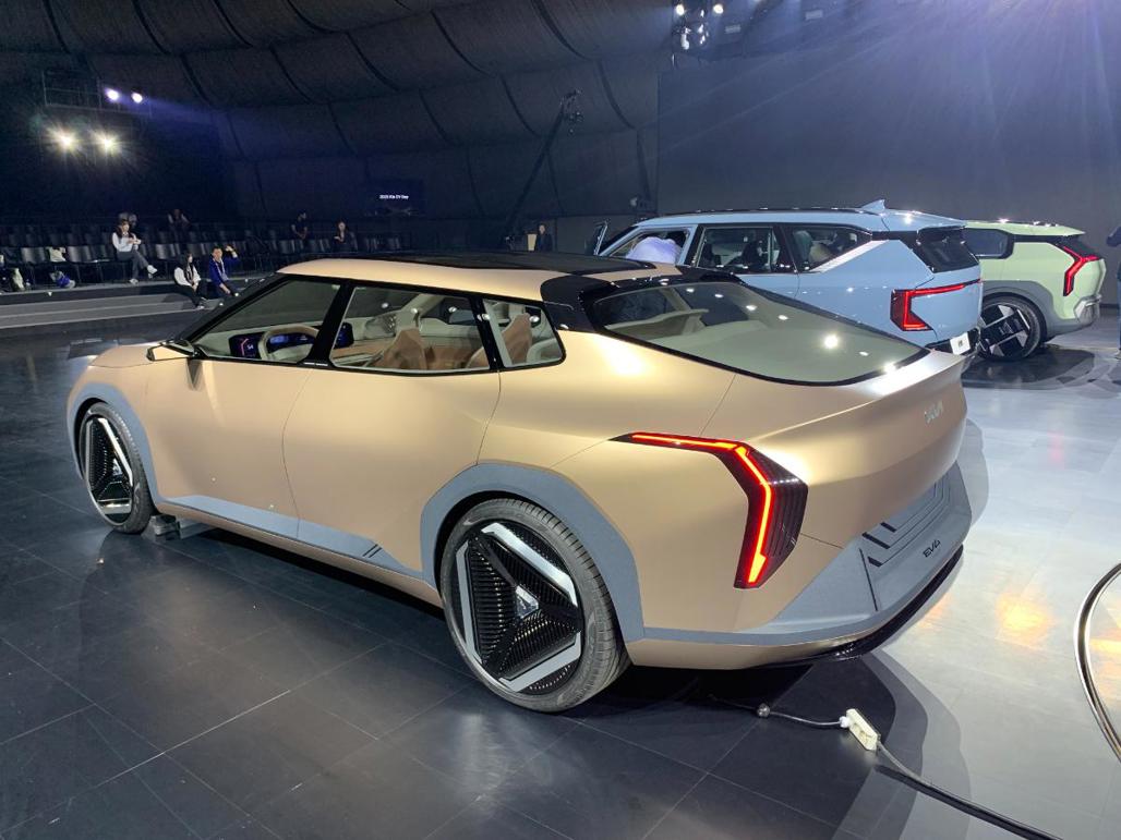 Kia EV3 and EV4 Electric vehicle Concepts for 2024 - Driven Car Guide