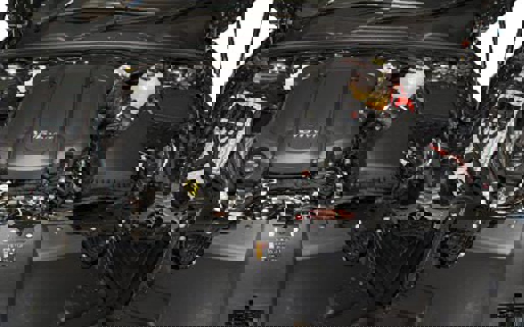 HOLDEN COMMODORE - Driven Car Guide