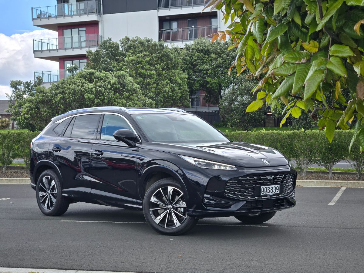 MG HS Essence review: now more mettle for the money - Driven Car Guide
