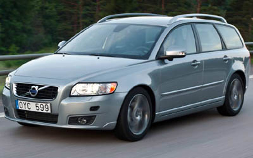 VOLVO V50 - Driven Car Guide