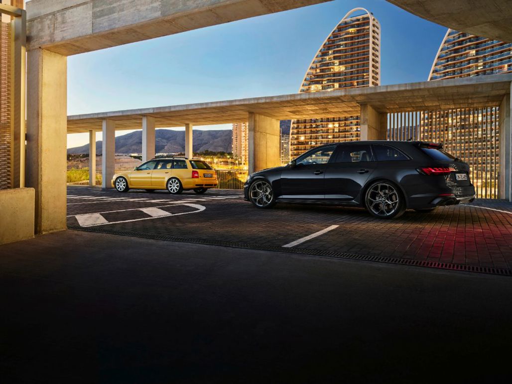 Audi RS 4 Avant Competition Plus review: automatic gearbox, manual ...