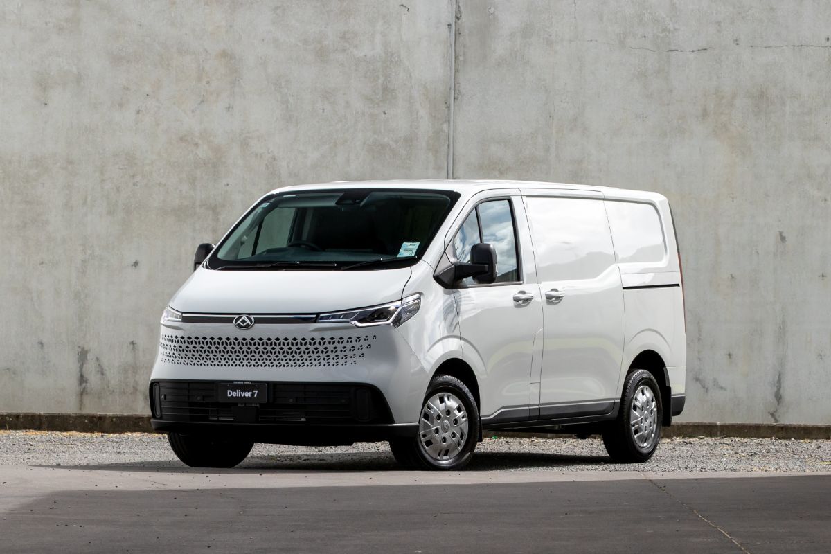 LDV delivers mid-size van rival for Toyota Hiace, Ford Transit - Driven ...