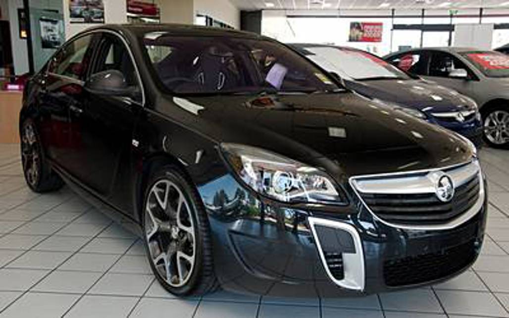 HOLDEN INSIGNIA - Driven Car Guide