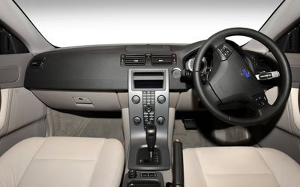 VOLVO C70 - Driven Car Guide