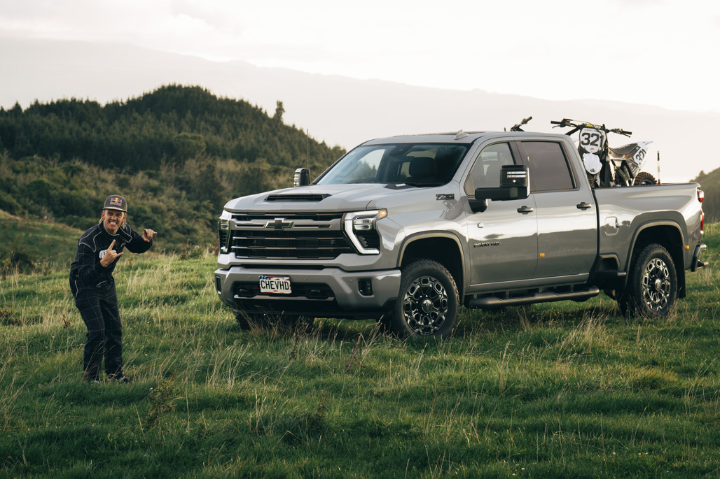 Mad Mike puts the Chevrolet Silverado 2500 HD to the test - Driven Car ...